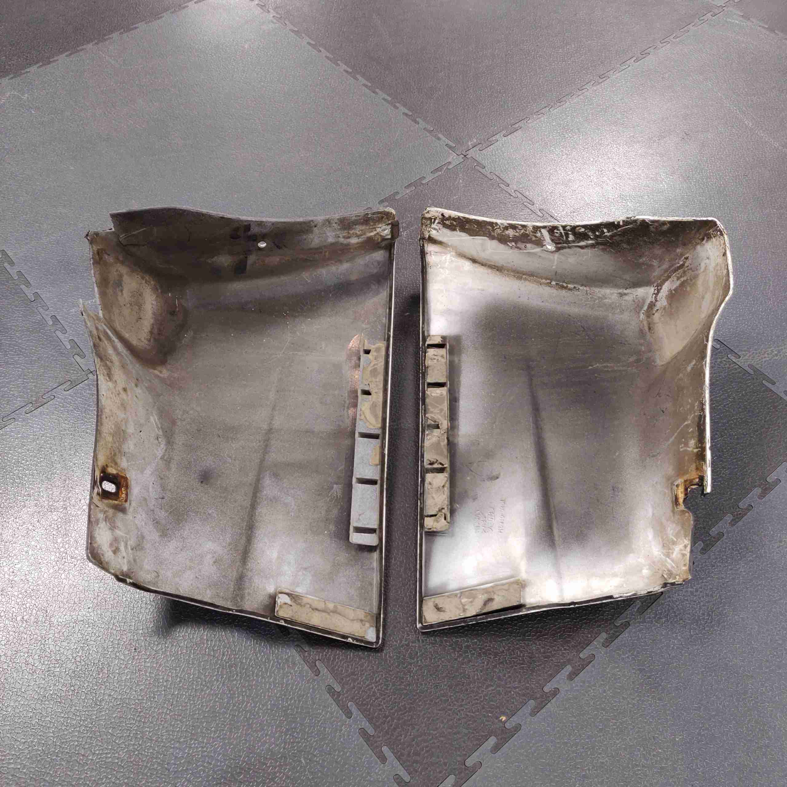 Nissan Skyline R32 GTR – OEM Rear Side Skirt Spats (87089993) – Jap ...